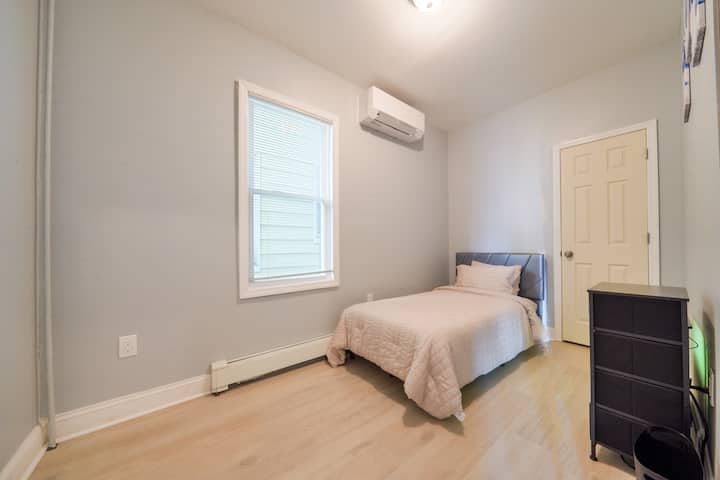 Renovated 3br Near Ewr Airport - Elizabeth, NJ