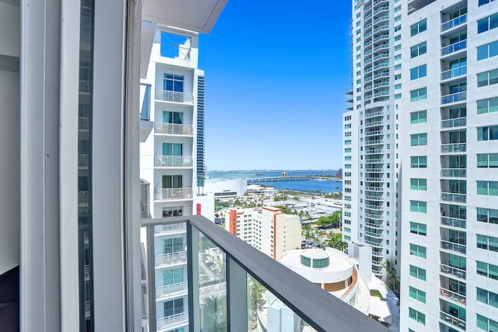 Condo In Downtown Miami - Studio 21 - Key Biscayne