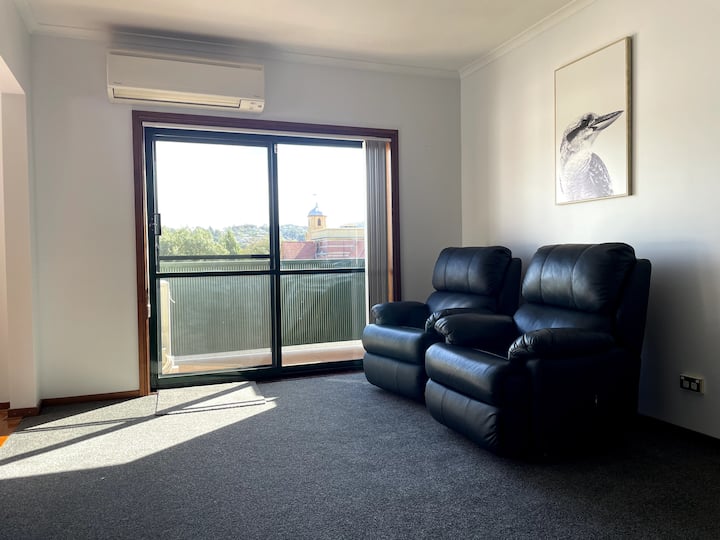 Spacious Cbd Launceston - Launceston