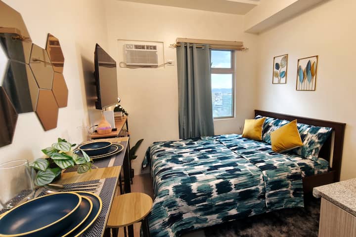 Metroverse | City View Comfort Staycation - Quezon City