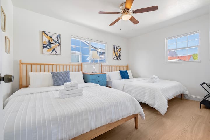 Cozy Room With 2 Queen Beds - San Leandro, CA