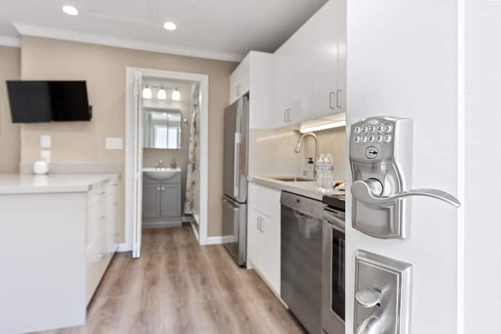 New & Spacious Studio W/private Kitchen & Bathroom - San Mateo, CA