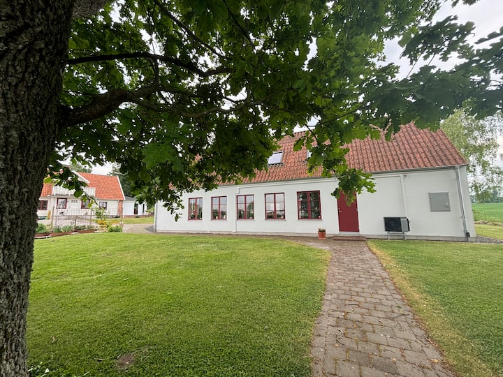 Nyare Hus Med Uppvärmd Pool - Höör