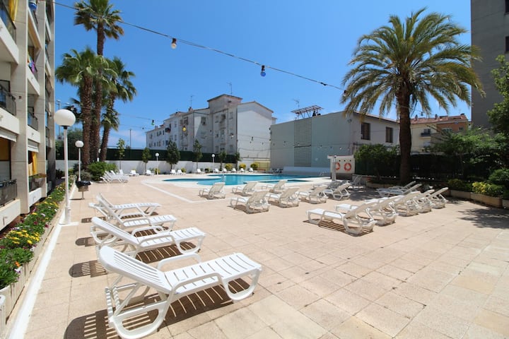 Excelente Ubicación, Con Piscina - Calella