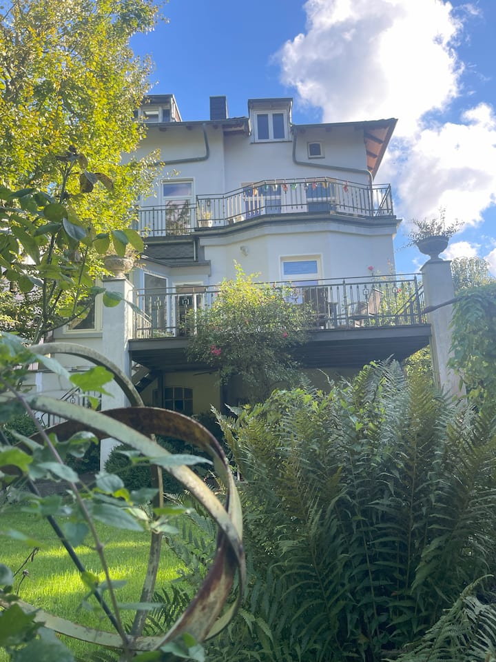 Wohnung In Altbauvilla - Kiel