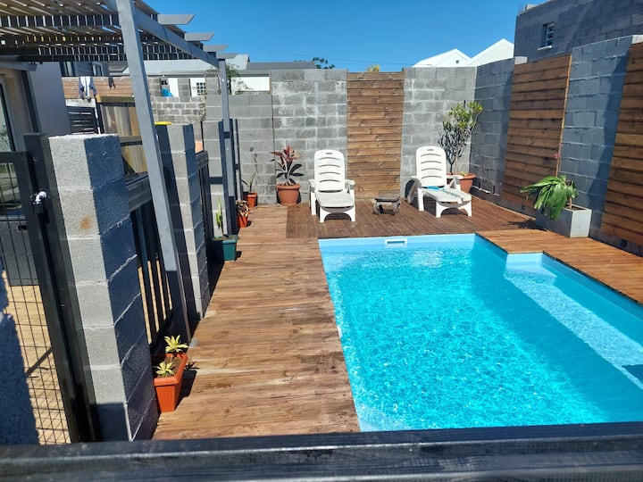 Maison Piscine + Spa Gonflable - Réunion