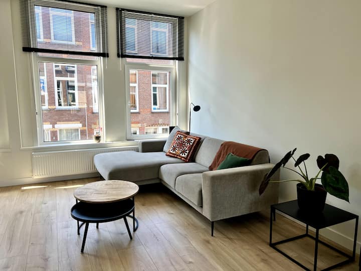 Bright And Spacious 2-bd Flat - Scheveningen