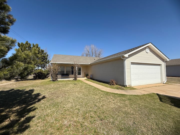 Edmond Gem, Freshly Updated In Great Location! - Edmond, OK