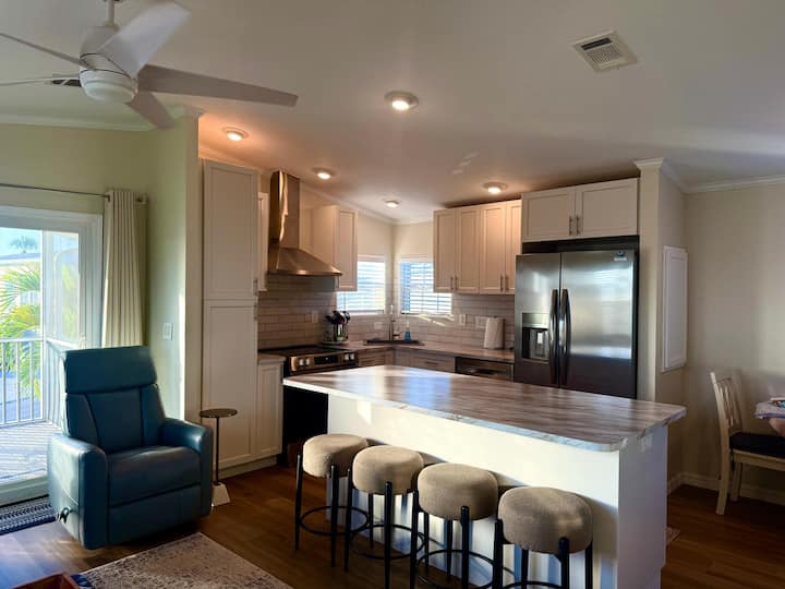 Beach Cottage - Sanibel Island, FL