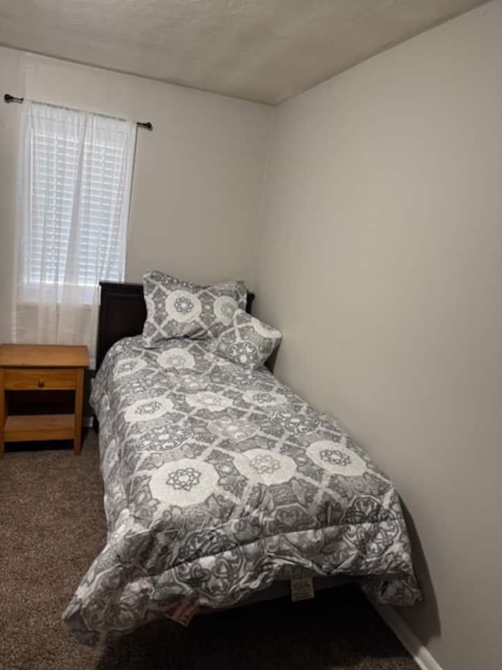 5 Bed Unit - Contractors Welcome - Muncie, IN