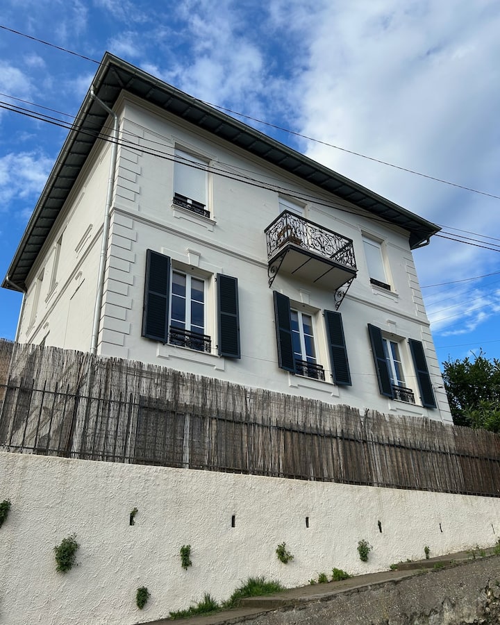 Charmant Appartement Rénové Dans Villa Niçoise - Nizza