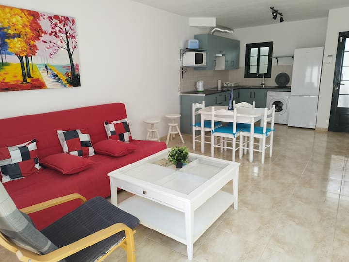 Vivienda Amplia Y Luminosa - Playa Blanca