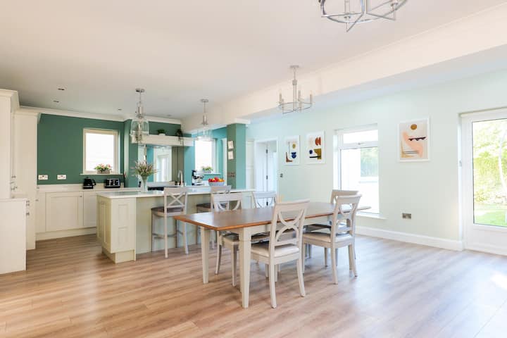 Family Retreat In Galway City - アイルランド ゴールウェー