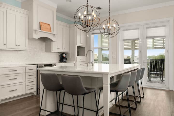 Beach To Bay Getaway With Pool - Gulf Breeze, FL