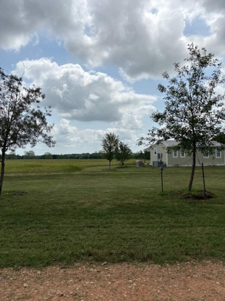 Prairie Cabin - New Ulm, TX