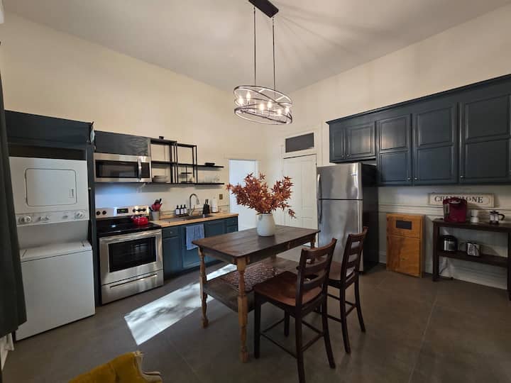 The Highland Victorian Quarters - Montgomery, AL