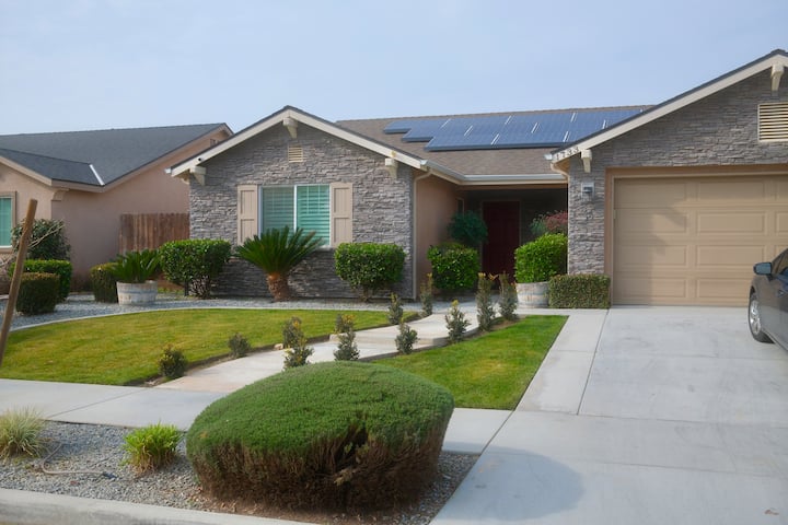 Elegant Peaceful Room
(3 Night Minimum Stay) - Visalia, CA
