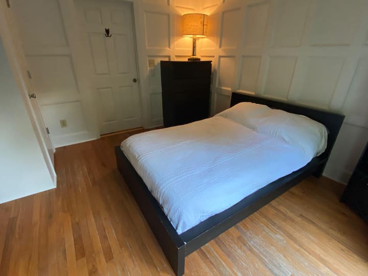 Cozy Room With Deck & Entrance - Atlanta
