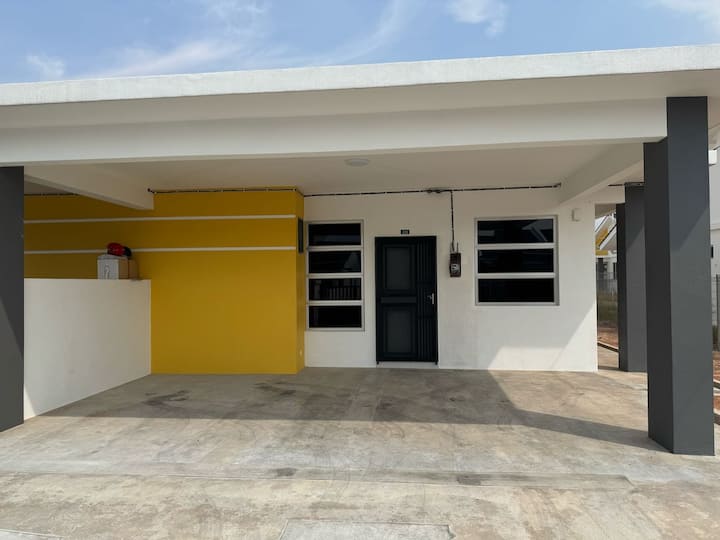 Eshal Homestay - Padang Serai