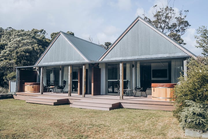 The Cove Pavilions - Risby Cove - Strahan