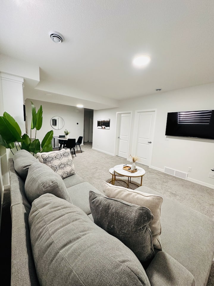 Cozy And Spacious 2bedroom Suite - Calgary