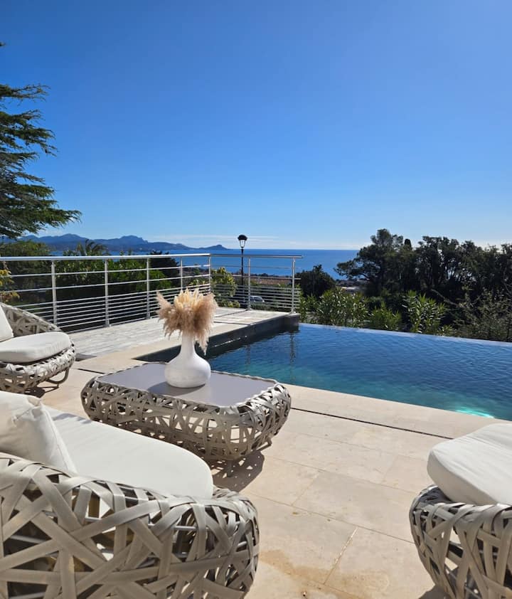 Villa Bali, Petit Bijou, Superbe Vue Mer/estérel - Fréjus