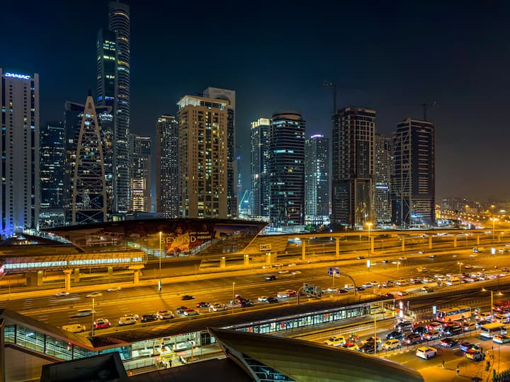 Marina Luxury 2br W/ Pool, Gym & Near Jbr Beach - Dubai Marina