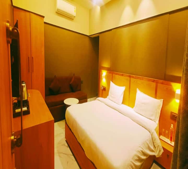 Luxury Super Deluxe Ac Room / Shelter The Homestay - マウント・アビュー