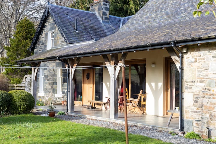 Garth Lodge, A Home From Home - Kenmore