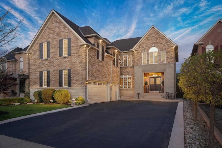 Bright Private Coach House | Above Ground - Bolton, ON, Canada