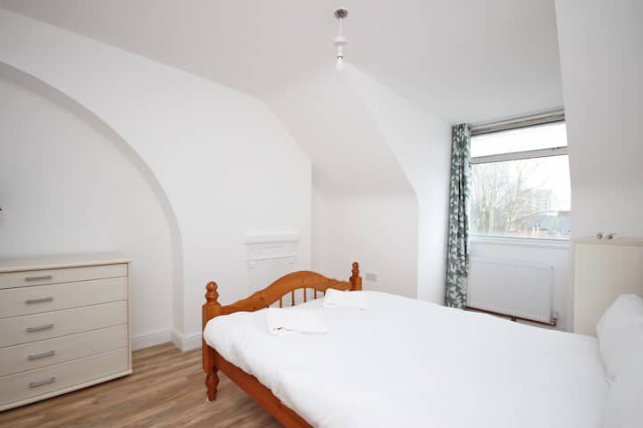Large Spacious Double Room In Central St Albans - St Albans