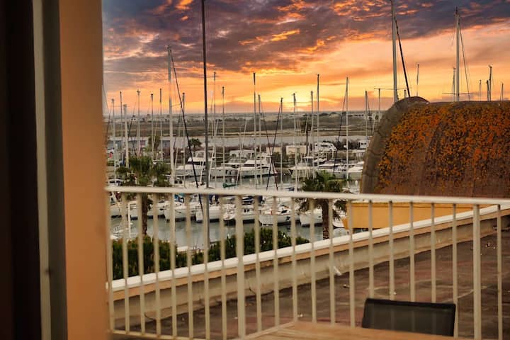 Appt 80m2 Vue Port, Baignoire Balnéo - Narbona