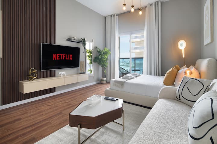 Modern Studio Nova | Gym And Pool | Sports City - Dubái