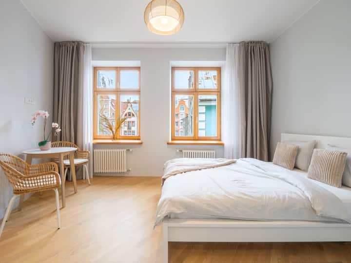 Tirgoņu Square Studio - Riga