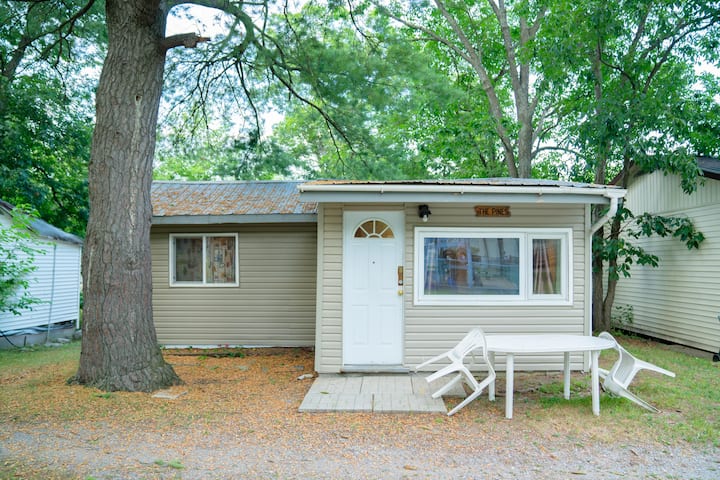 2 Bedroom Cottage Located In Campbelford Ontario - Campbellford