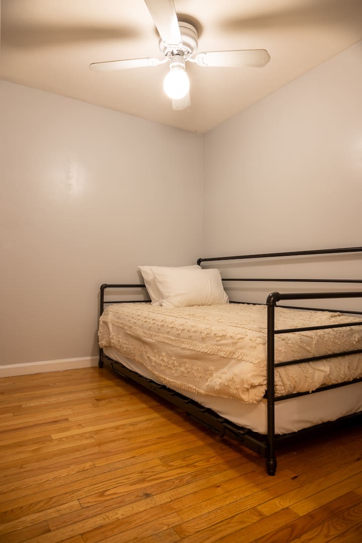 Tranquil Oasis For Your Nyc Adventures! - New Brighton - Staten Island NY