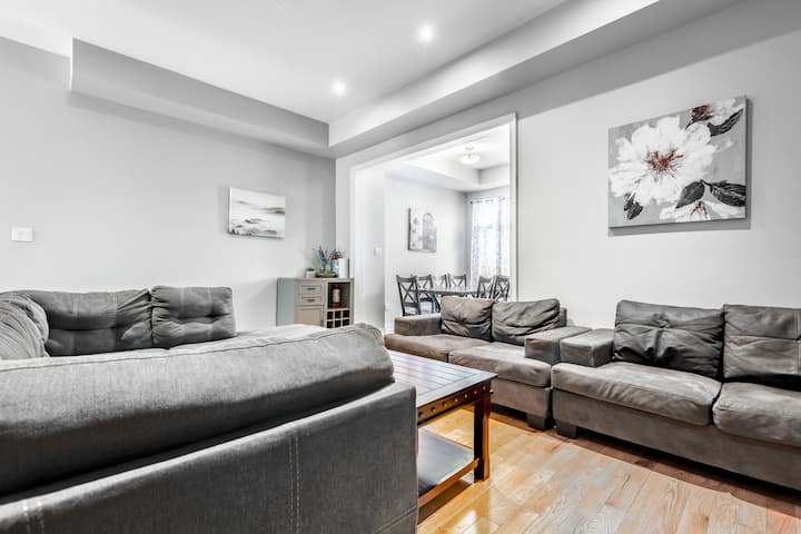 Luxury 4-ensuite Home | 7 Beds | Sleeps 11 - Vaughan