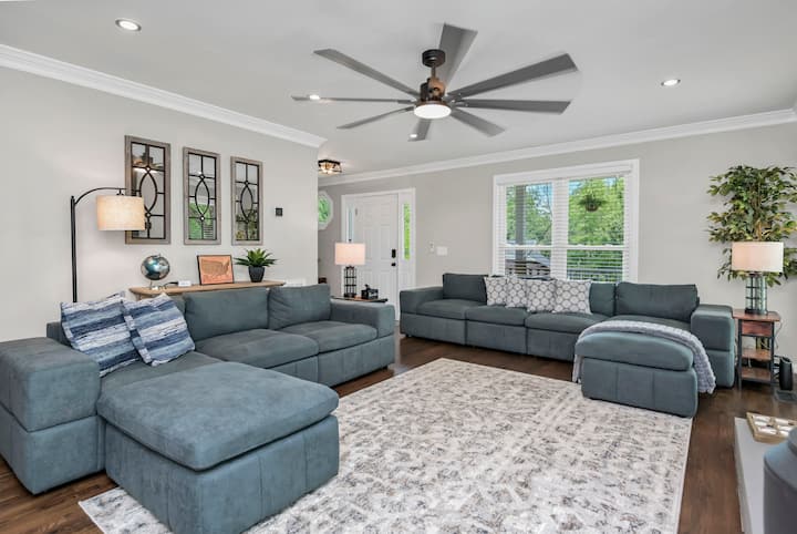 Whispering Winds Of Lexington | Sleeps 8 - Lexington, SC