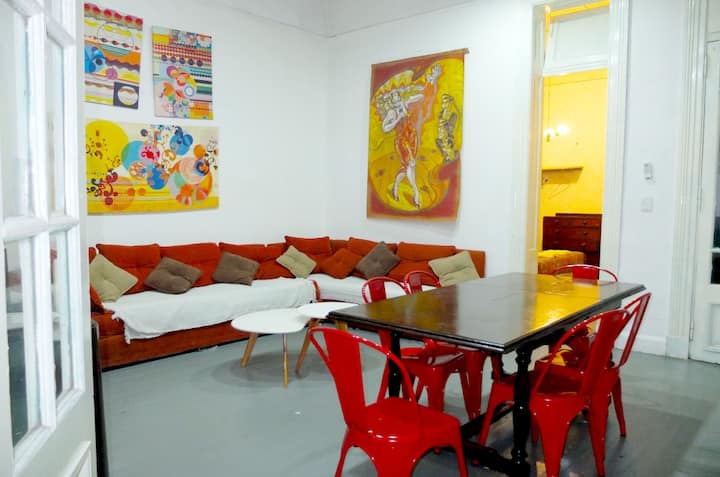 Espacioso, 3 Habitaciones Patio. - Buenos Aires