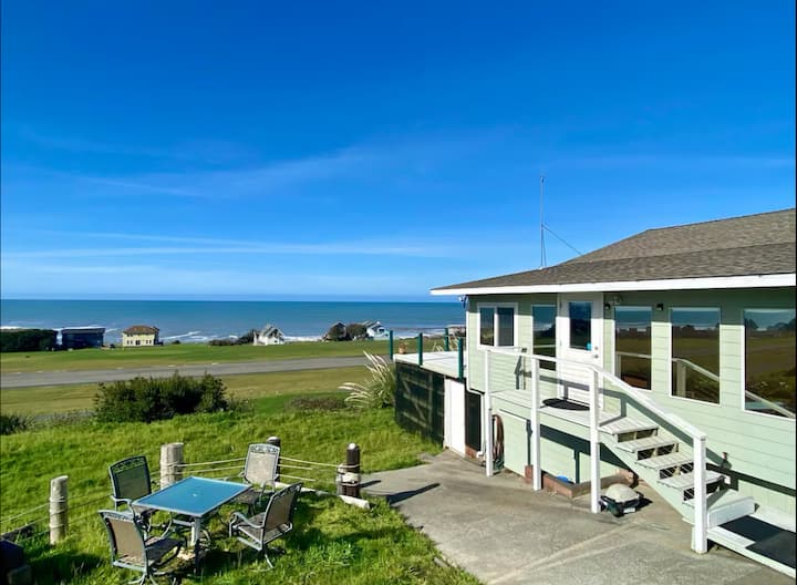 Shelter Cove Ocean View Retreat - Shelter Cove, CA