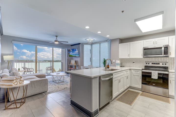 Beautiful Lakeview Home Mins To Disney! - Lake Buena Vista, FL