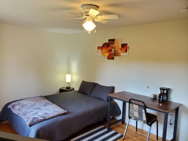 Private Room 5 With Free Parking - Edmundston