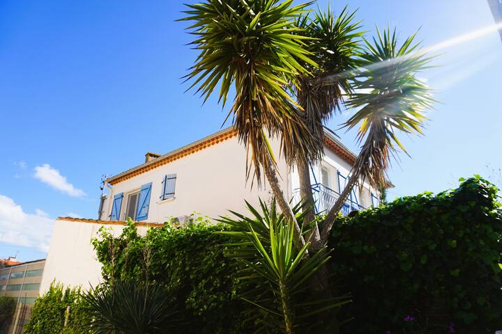 Les Tournesols à La Plage , Accès Mer à Pied. - Leucate