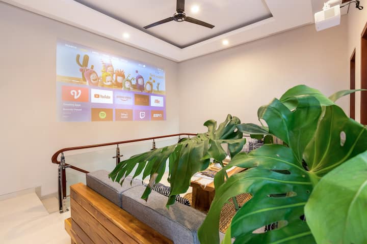 Tropical Lux Pool Villa • 4br • Seminyak Beach - Kuta