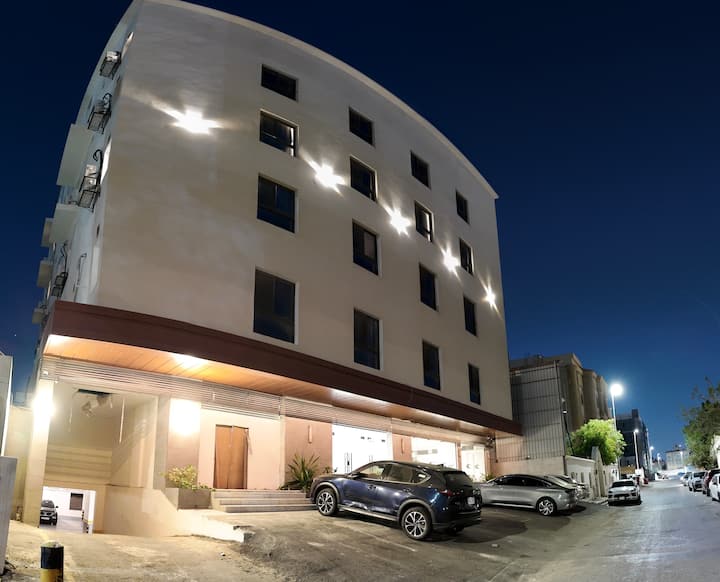 Charming 3-bedroom Retreat In Jeddah - Jeddah