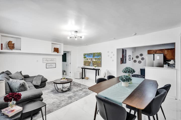 Charming 3 Bedroom Getaway House In Hollywood - Hollywood, FL
