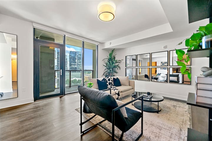 Sleek One-bedroom Highrise | Midtown Atl - Atlanta, GA
