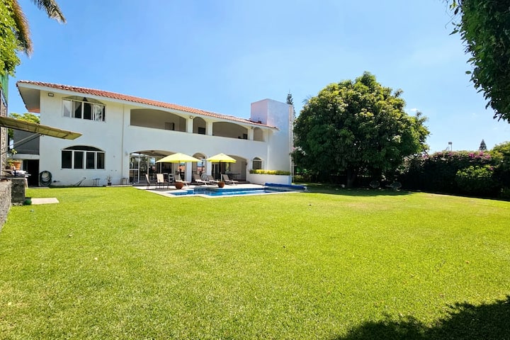 Amplia Casa Con Alberca Y Jardín/promociones - Xochitepec
