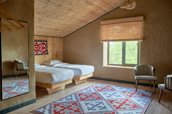 Pristine Hotel Deluxe Room - Bishkek