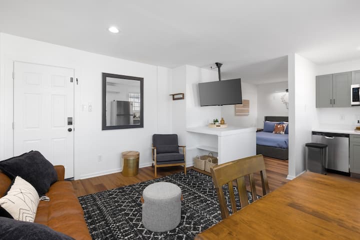 New Comfy Studio Near Shops & Eats 6 - Memphis, TN